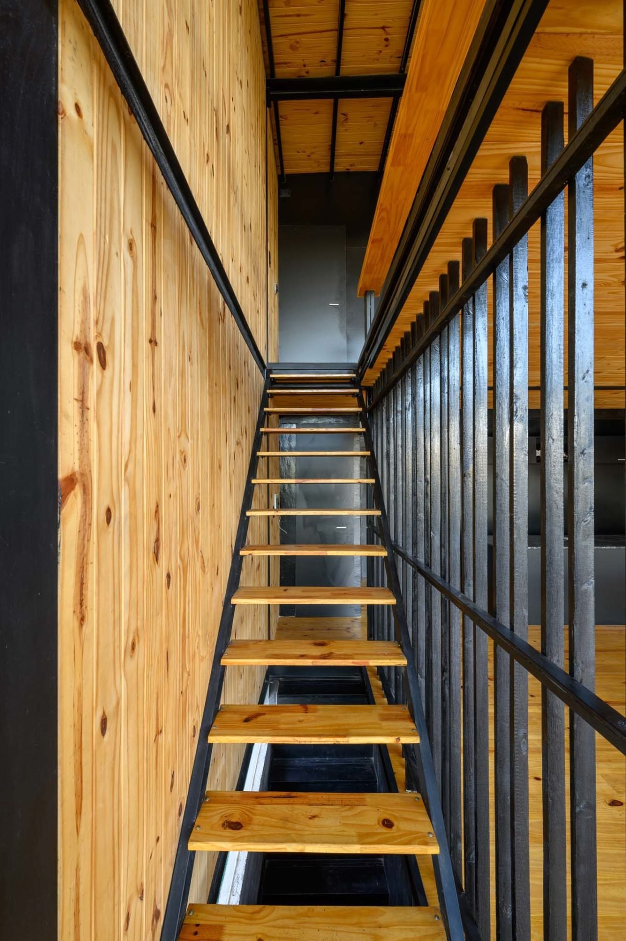 Siquiman Lodge by Pablo Senmartin Architects — ARCFLY